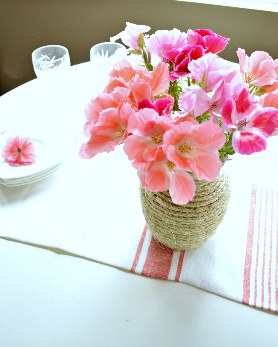 DIY Glass Rope Vase - My Uncommon Slice of Suburbia