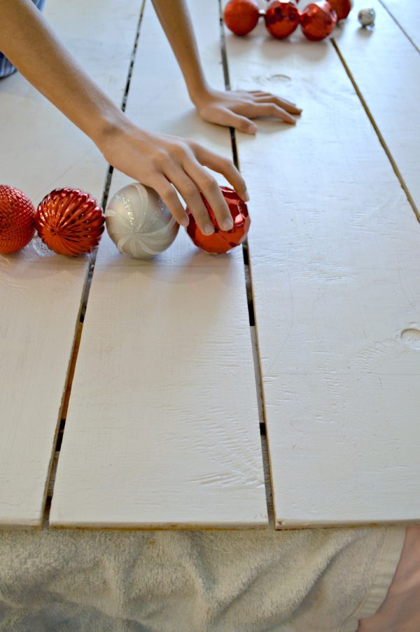 DIY Christmas Tree Ornament Display - My Uncommon Slice of Suburbia