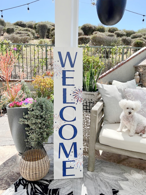 Update your front door with this handmade wooden welcome sign! This eye ...