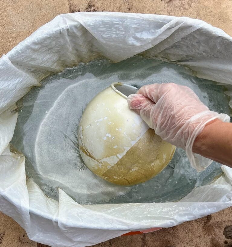 How To Hydro Dip Vases With Spray Paint - My Uncommon Slice of Suburbia
